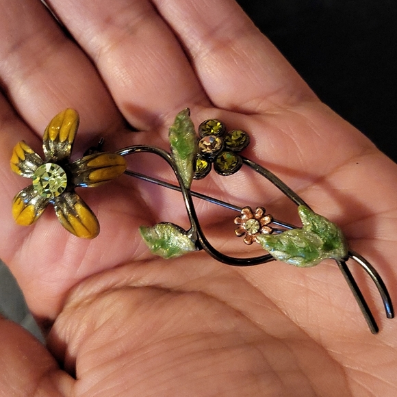 Jewelry | Vintage Daisys Flower Brooch | Poshmark